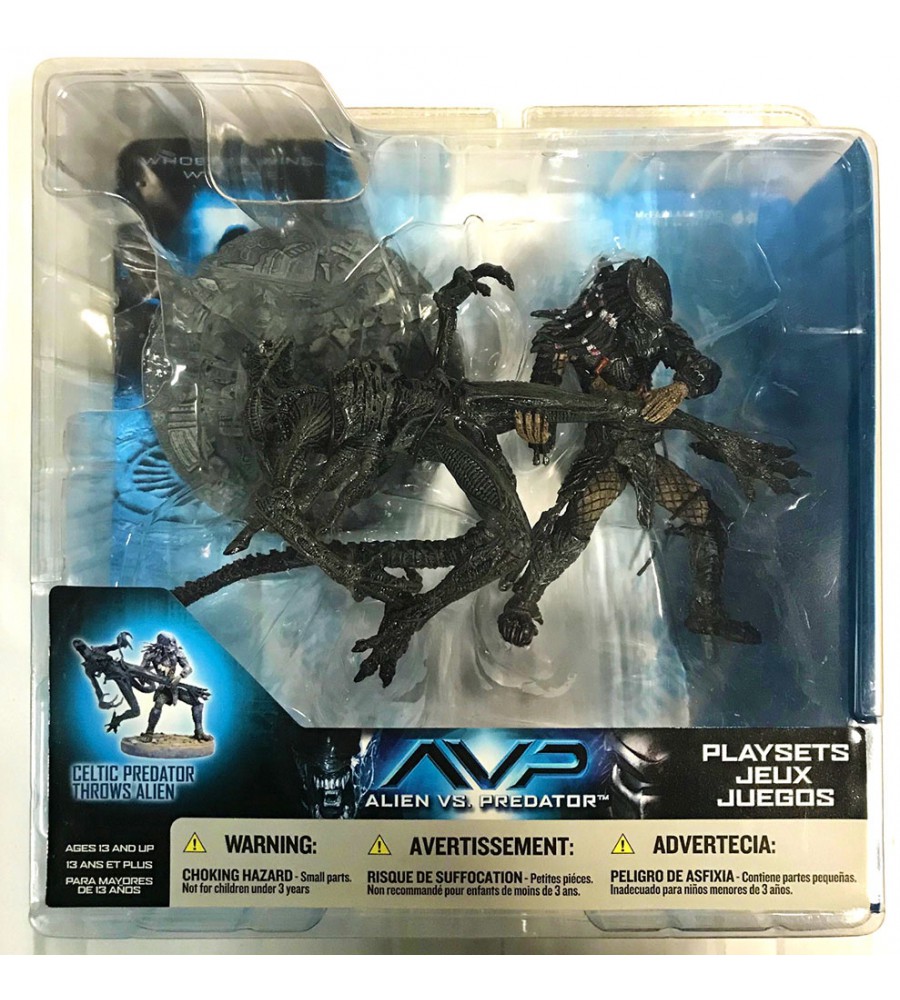 AVP: Alien Vs. Predator: Celtic Predator throws Alien Figure - Visiontoys