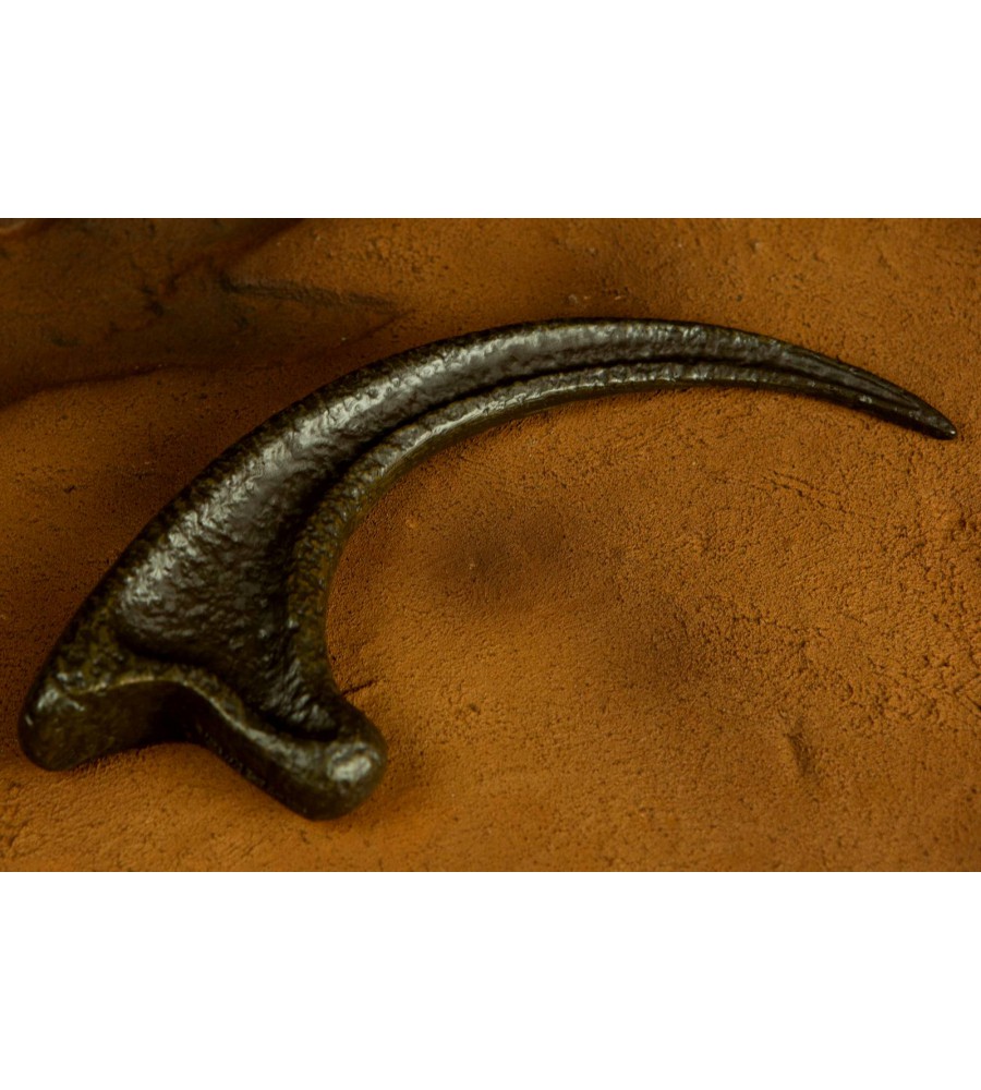 Jurassic Park: Raptor Claw Prop Replica - Visiontoys